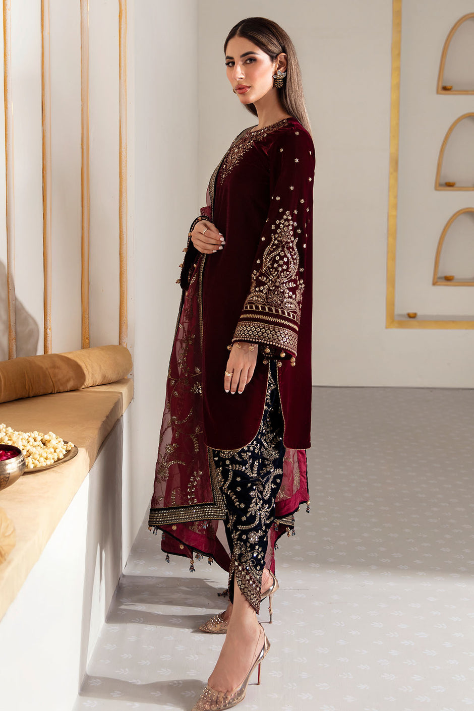 Buy Velvet Dresses & Velvet Shawls Women Online In Pakistan – Jazmin