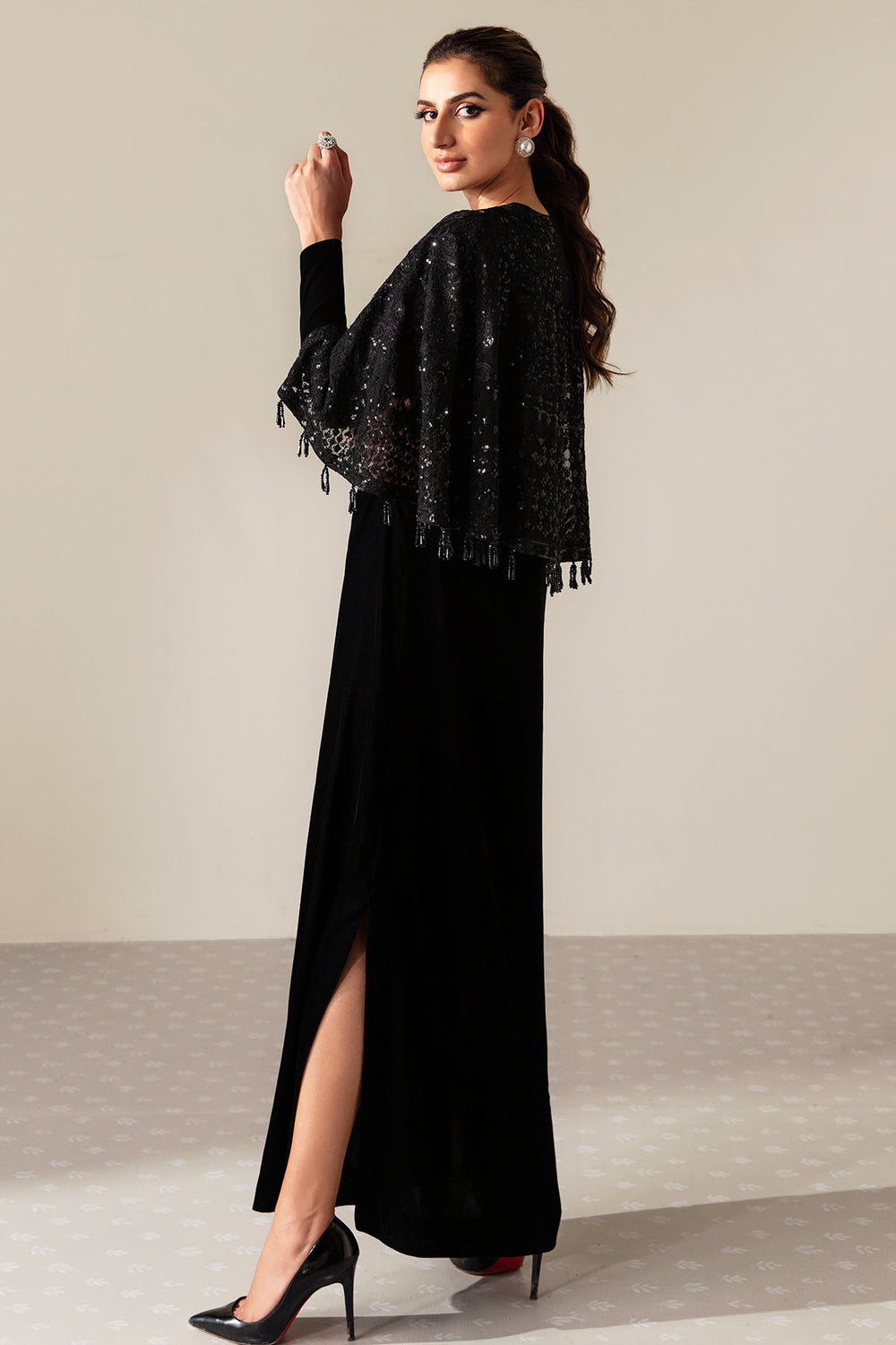 Buy Velvet Dresses & Velvet Shawls Women Online In Pakistan